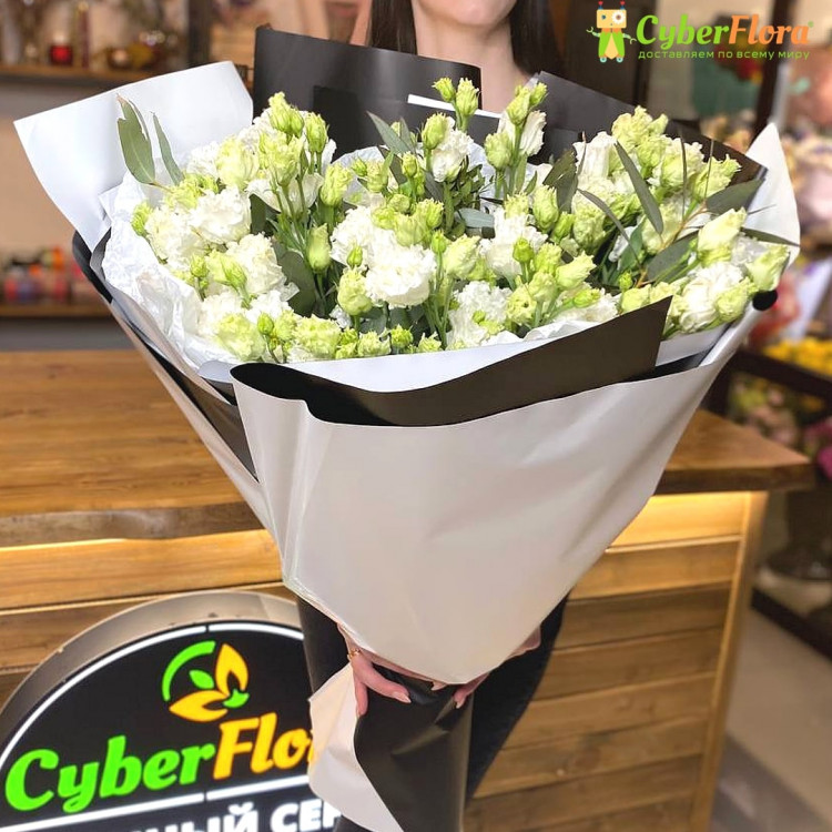 Черная жемчужина - букет эустом в черной упаковке